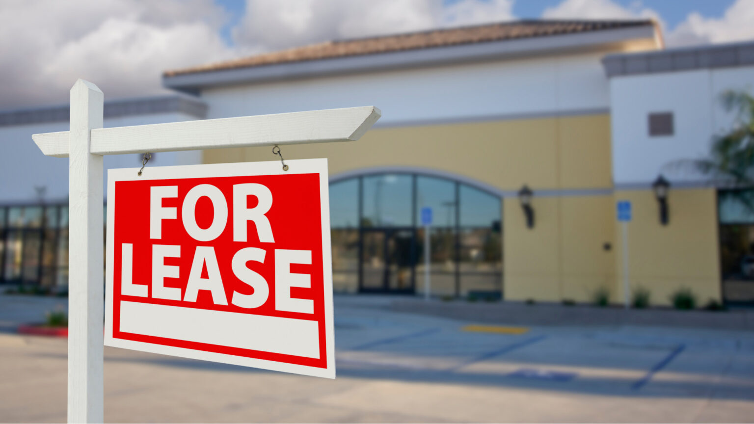 Commercial Lease Deposit: Cash vs Bank Guarantee | No borders